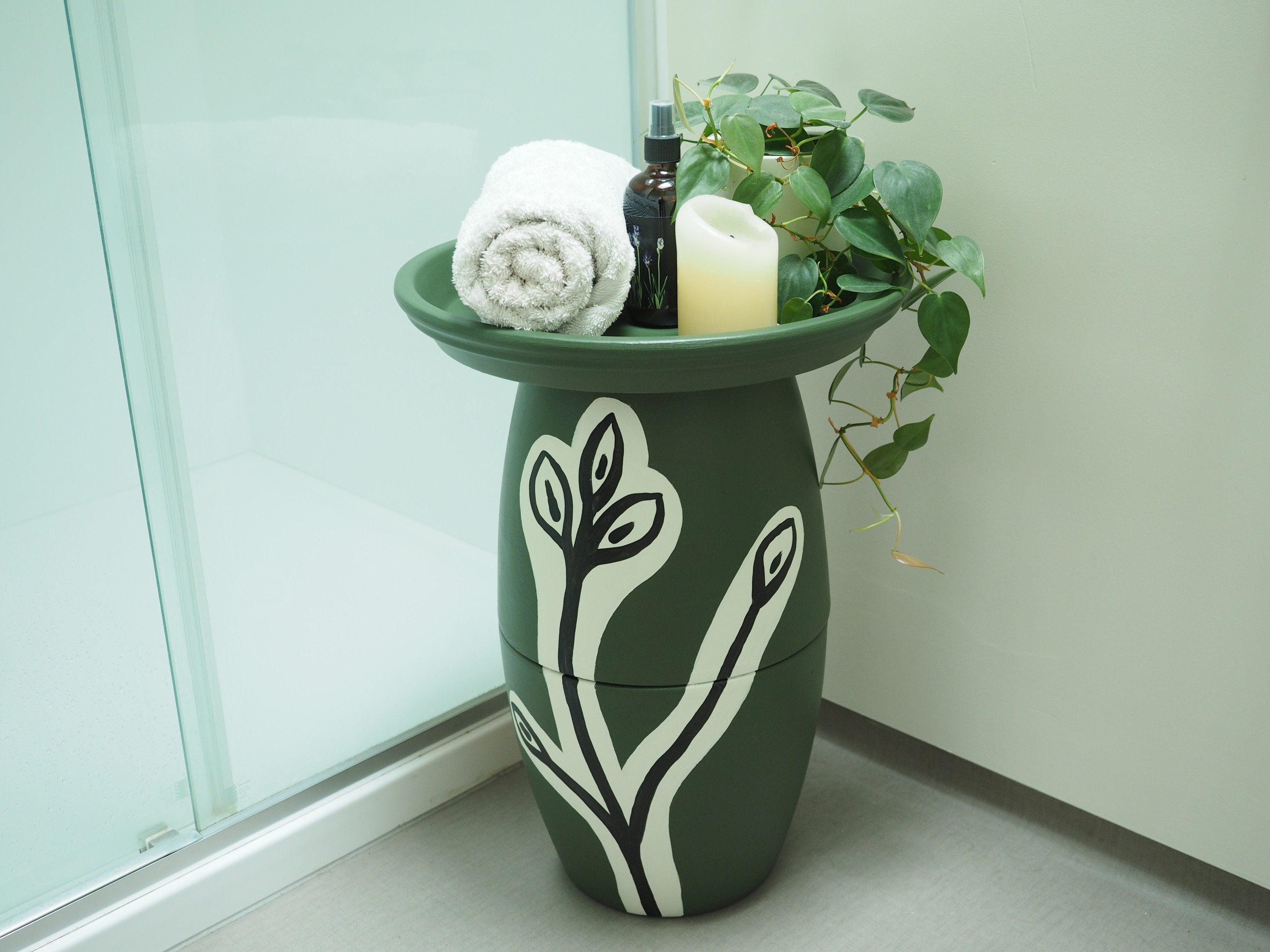 Table talk: Make your own terracotta pot spa table | Habitat by Resene