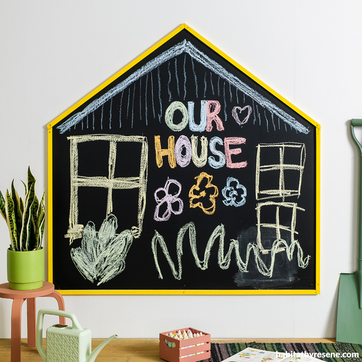 Look who’s chalking: DIY outdoor chalkboard | Habitat by Resene