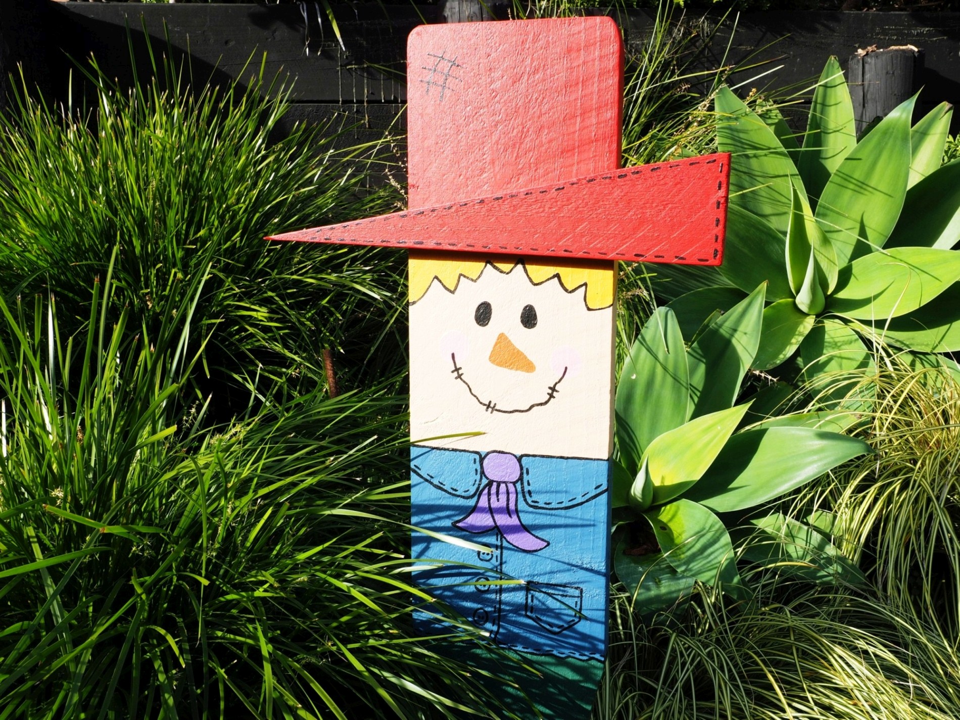 Make your own frightfully fabulous scarecrow | Habitat by Resene