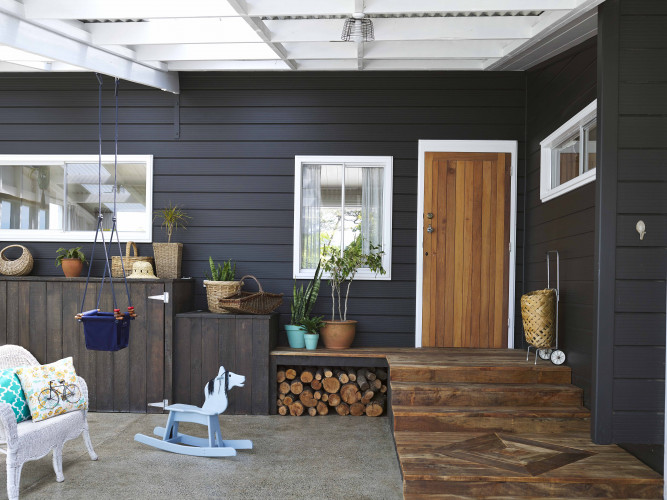 Daringly dark house exteriors | Habitat by Resene